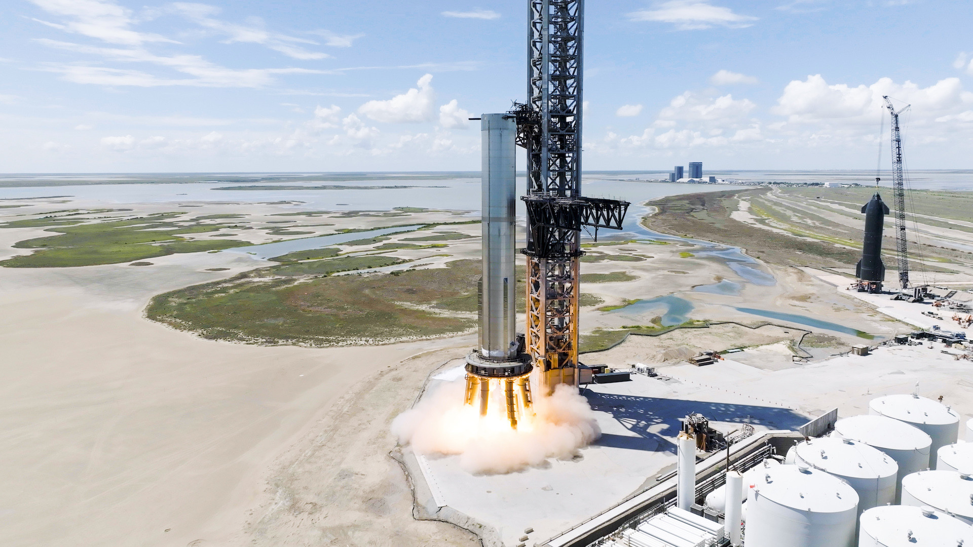 SpaceX's Starship Super Heavy is one important step closer to sending ...