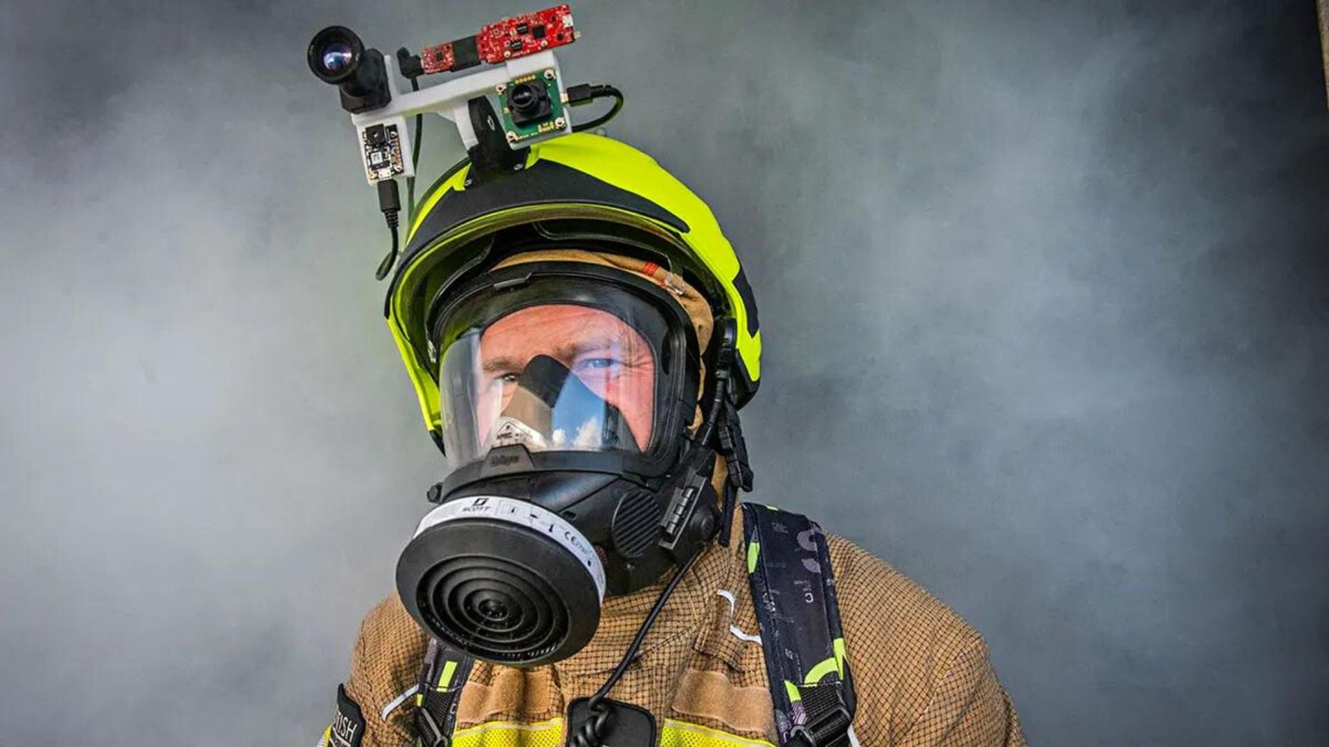 New AI-powered helmet could give firefighters ‘superpower’ to rescue ...