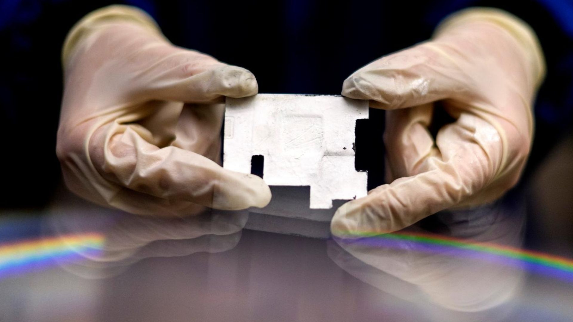 A new ceramic material that can form tiny, intricate shapes could ...