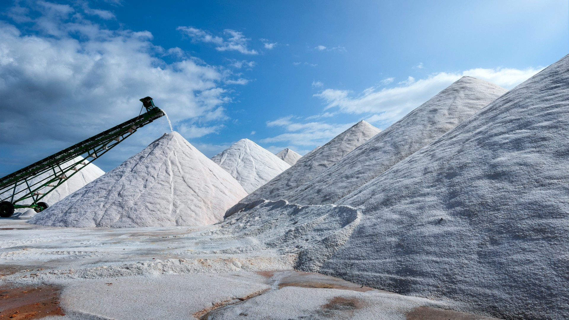 German researchers find a solution to the hydrogen storage problem: salts.