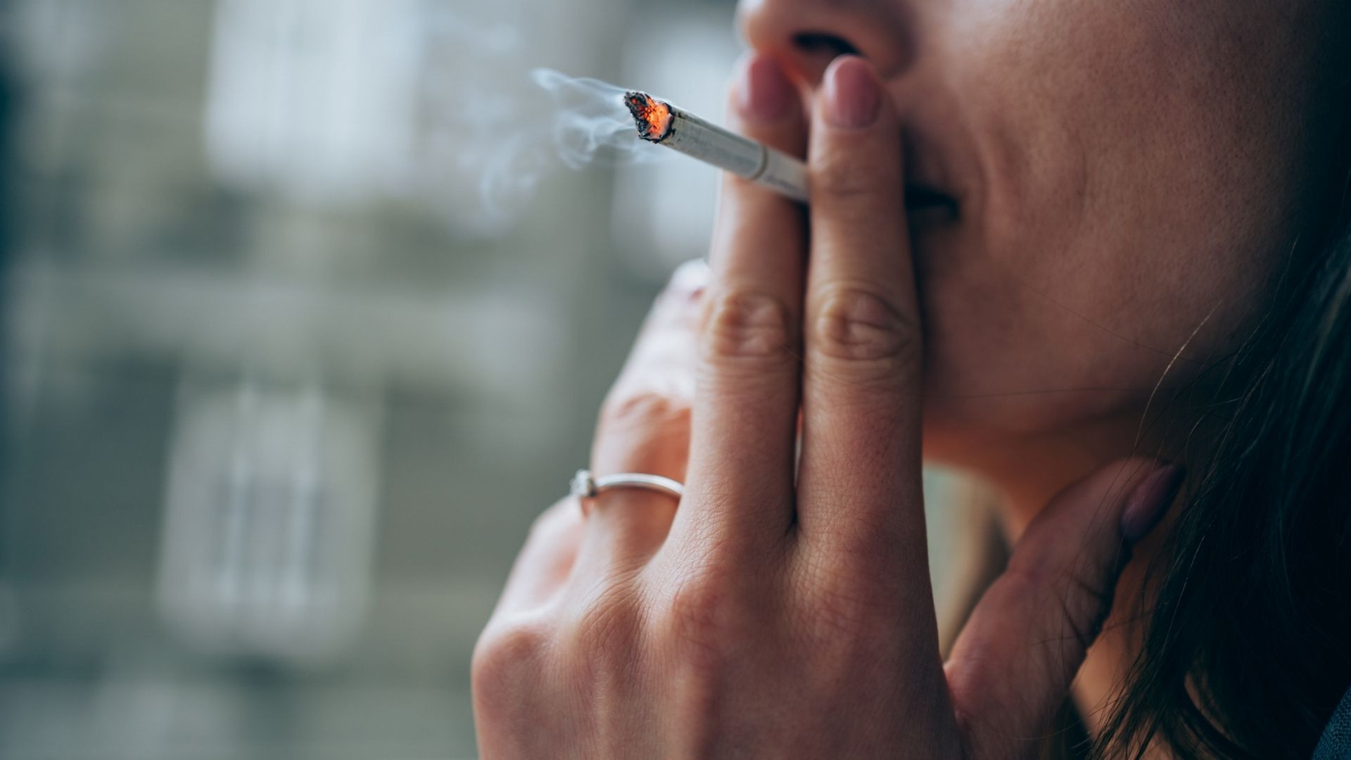 A new study suggests quitting smoking before turning 35 may lower your ...