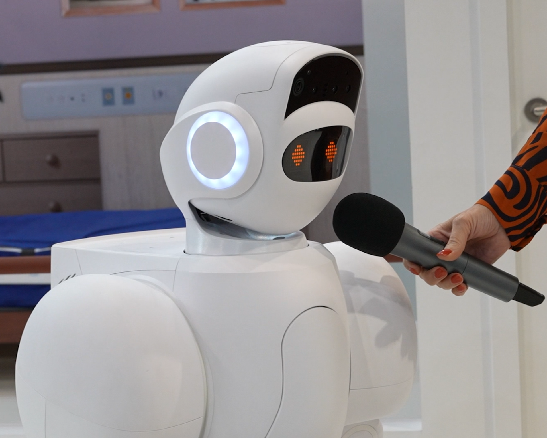 Aeolus Debuts Autonomous Dual-arm Humanoid Robot at CES2023 Aeolus Debuts Autonomous Dual-arm Humanoid Robot at CES2023