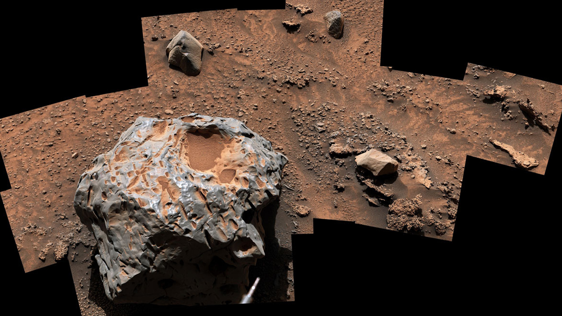 NASA's Curiosity rover spots a foot-long meteorite on Mars