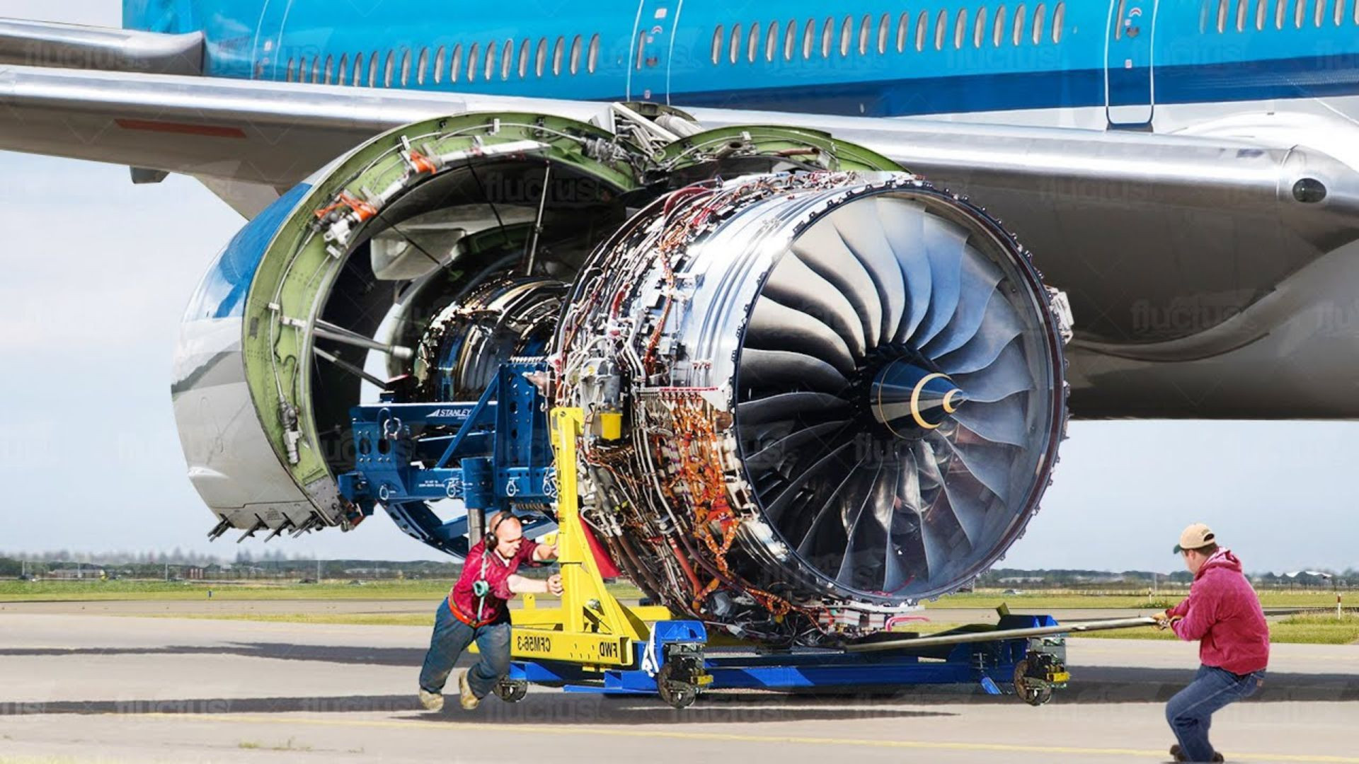 Here is how the world's most powerful jet engines are repaired