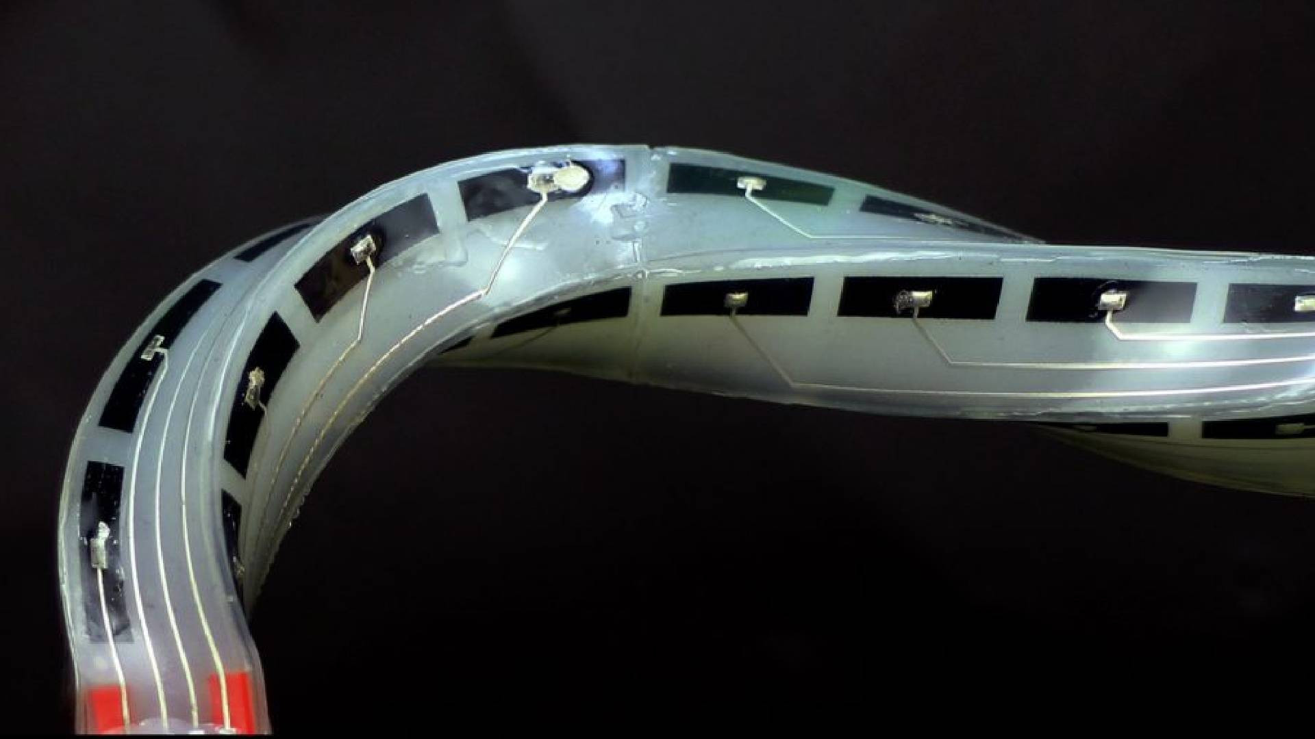 New e-skin could allow robots to sense touch and their surroundings