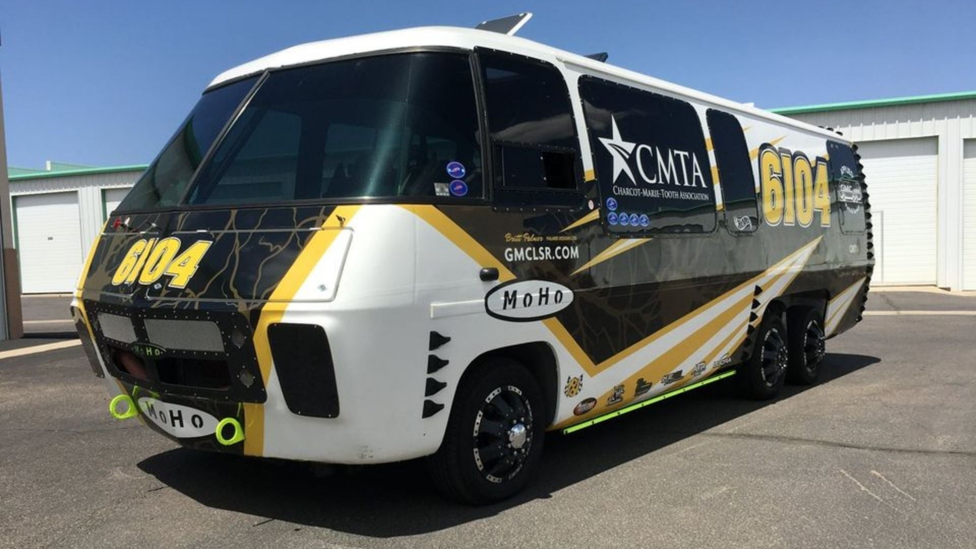 This RV can speed up to a whooping 122 mph