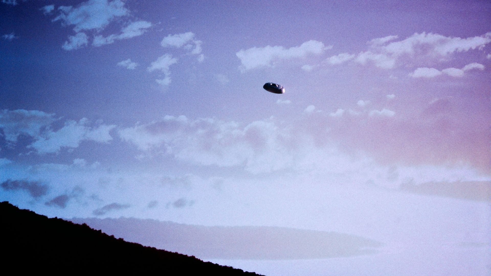 Pentagon chief and Avi Loeb analyze physics of 'highly maneuverable' UFOs