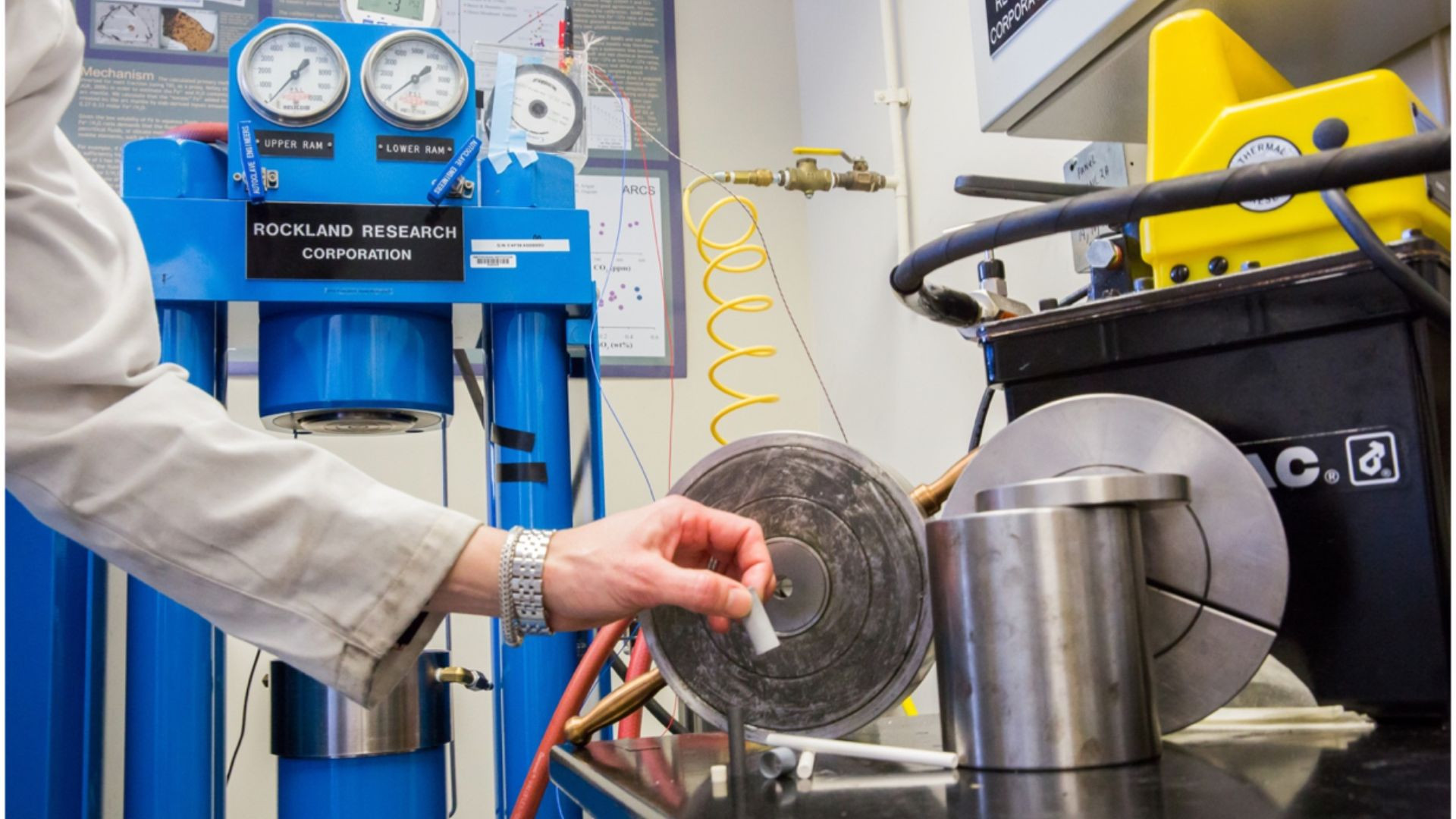 Car mechanic-like experiments shatter popular theory on origin of Earth ...
