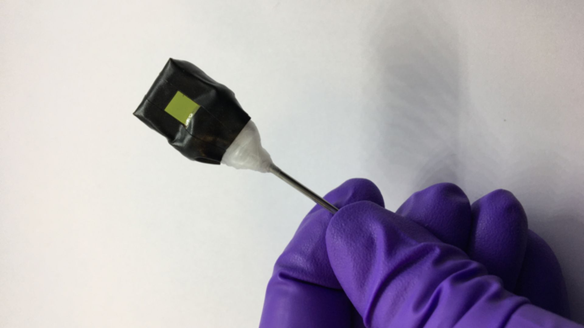 Cambridge researchers use sunlight to create clean, liquid drop-in fuel