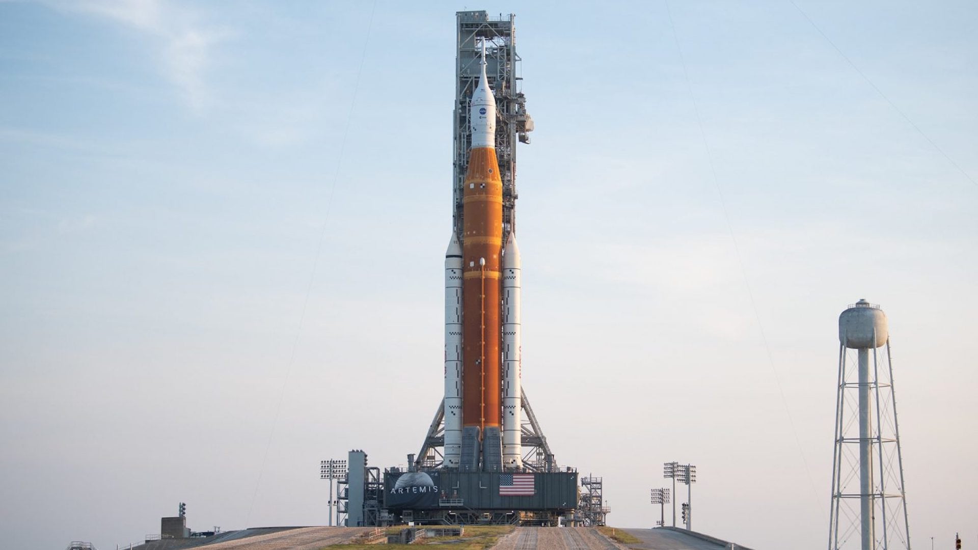 Boeing accused of stealing trade secrets for NASA's SLS mega-rocket