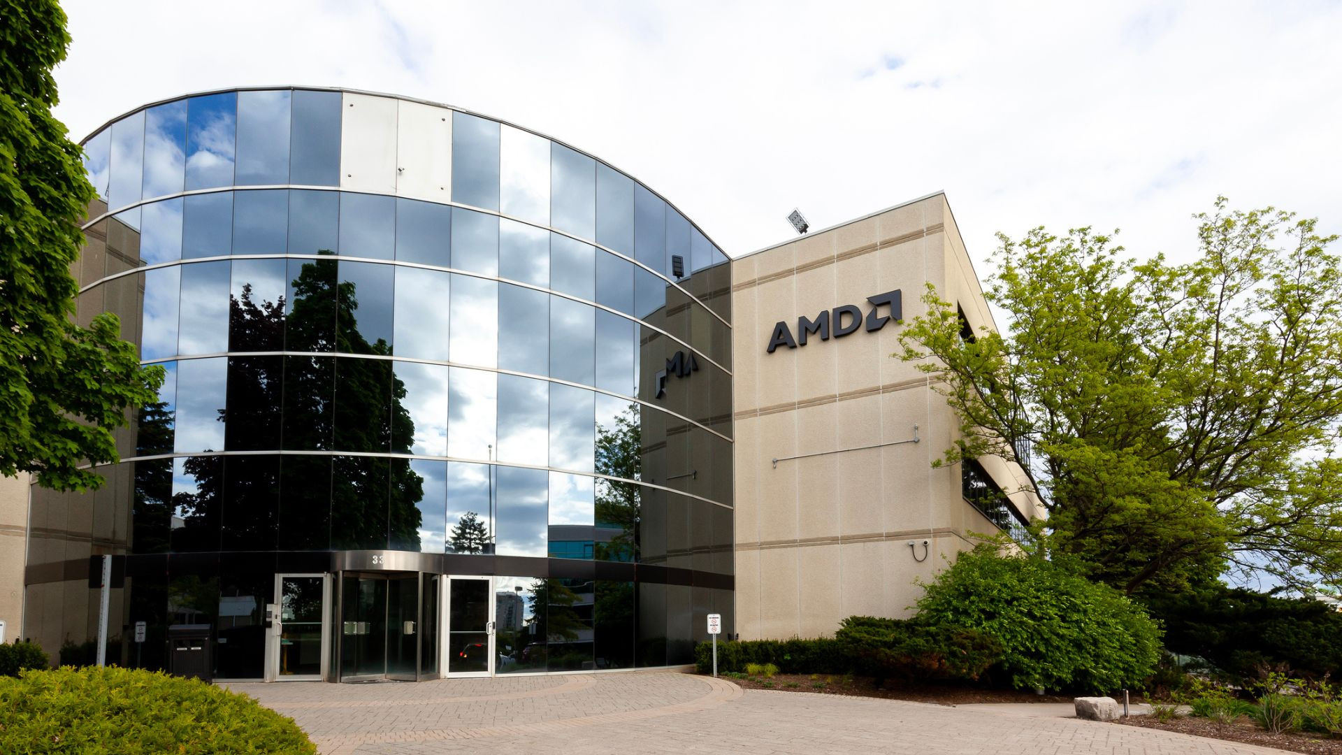 Amazon expresses interest in AMD's new AI chips