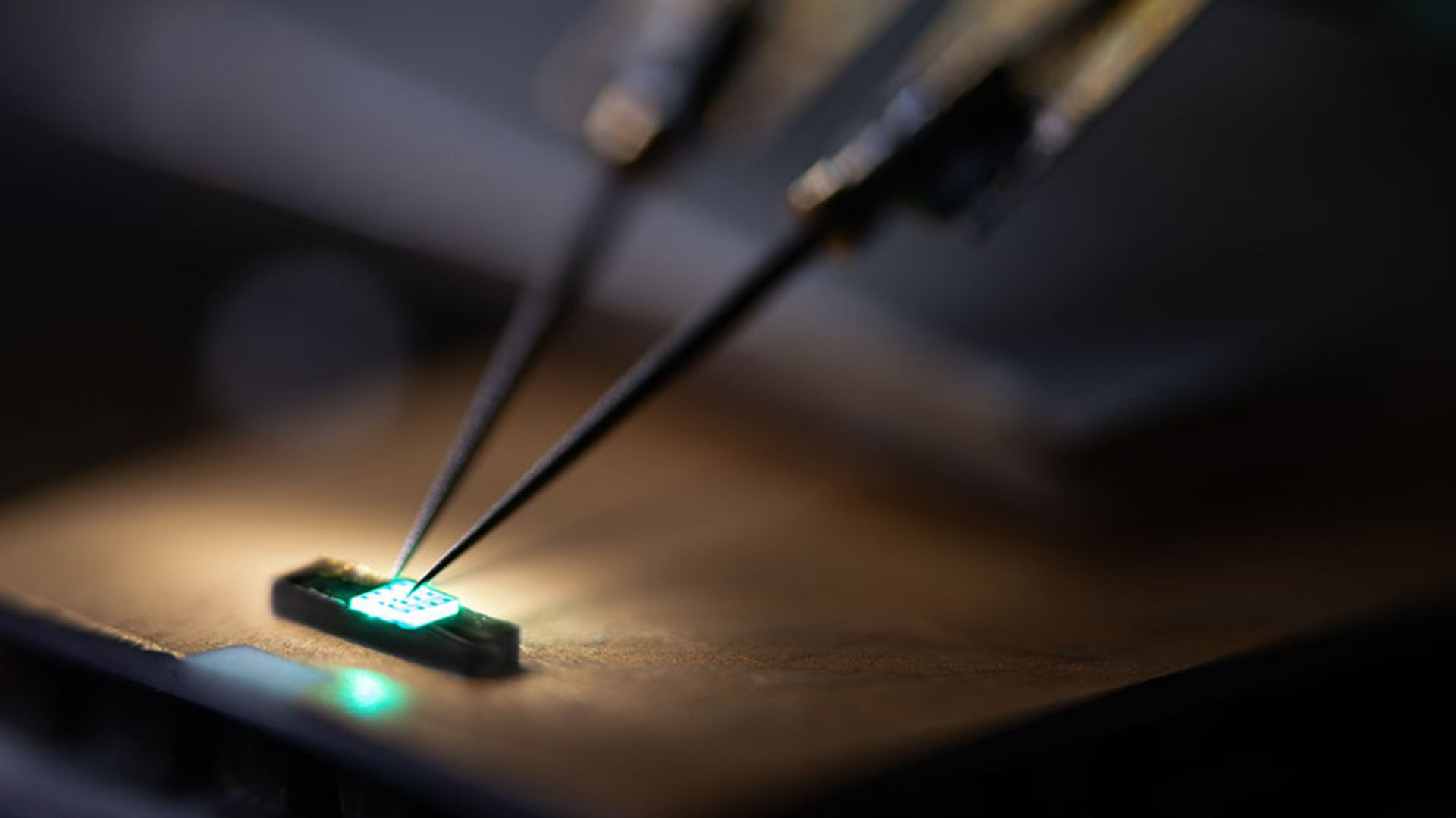 Racing to shrink time into the world's smallest atomic clocks