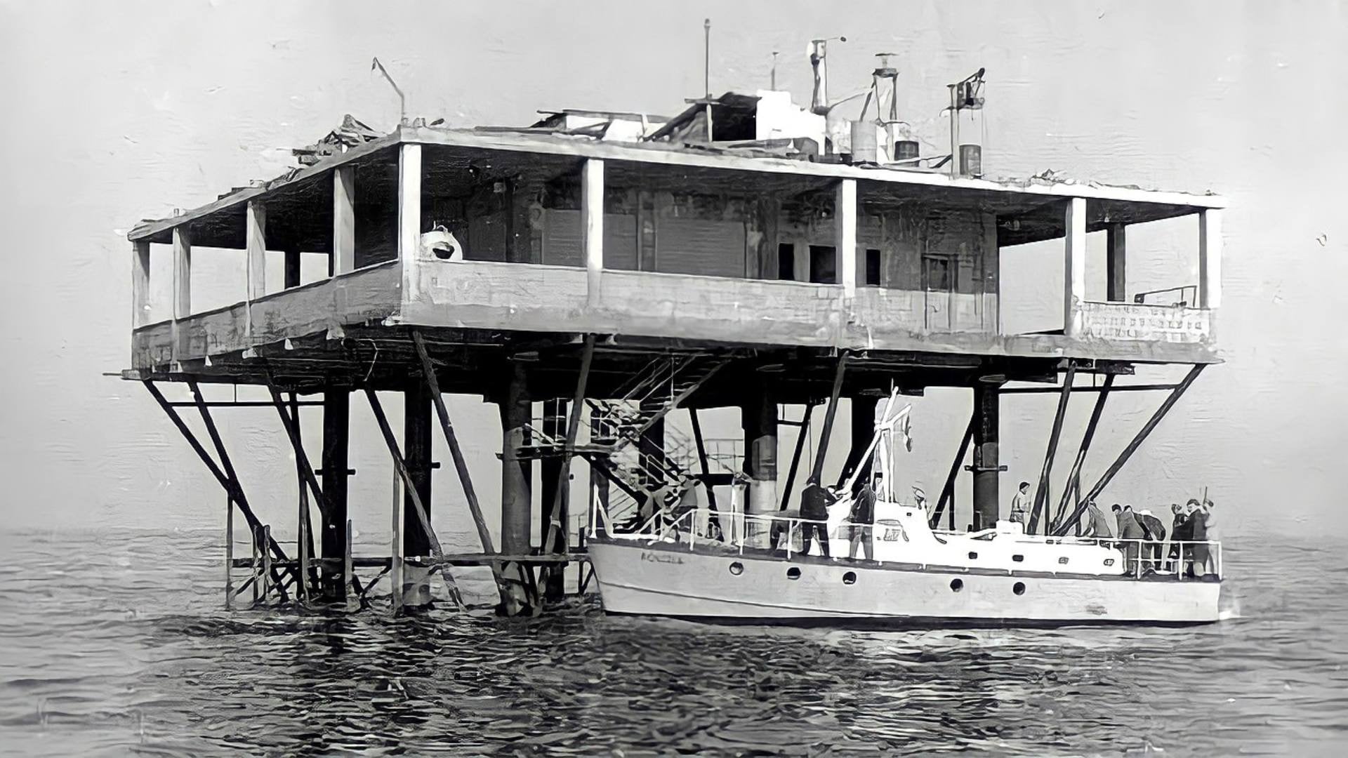 Giorgio Rosa, the engineer who built his own island