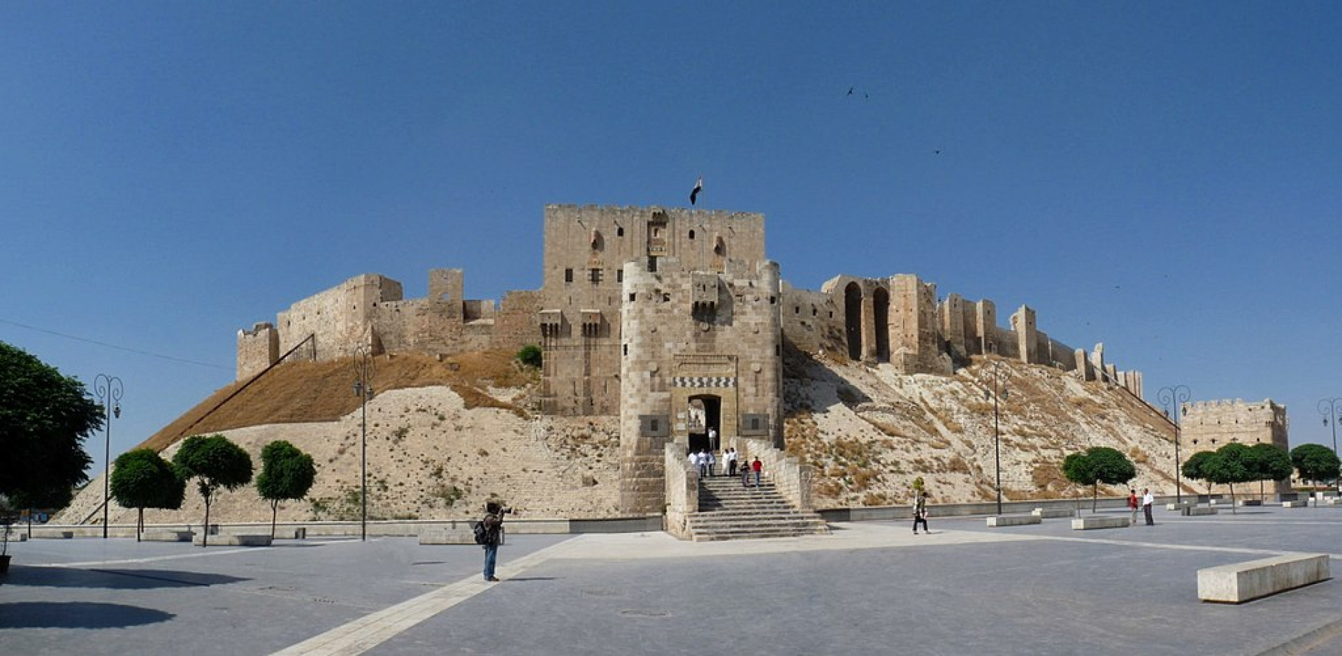 Size does matter: the world's 10 biggest castles by area