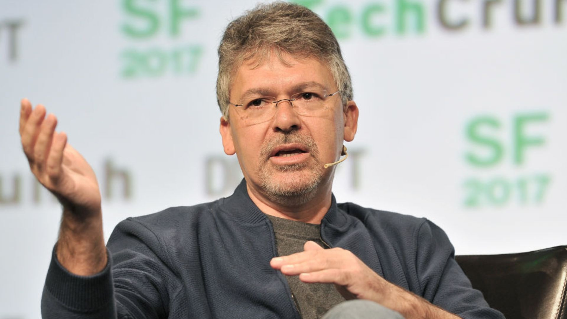 Apple’s AI chief has announced engine switch update in iOS 17