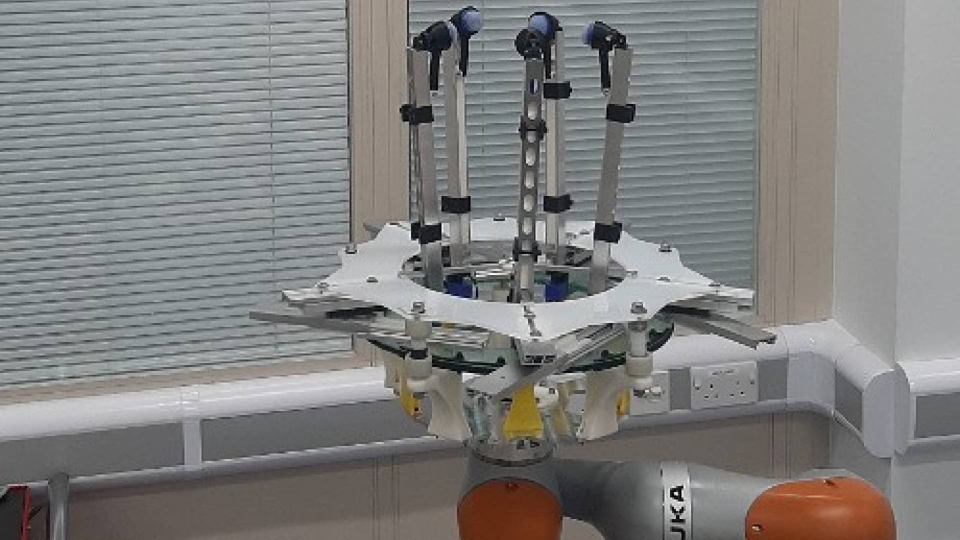This new robot carries out more accurate clinical breast exams
