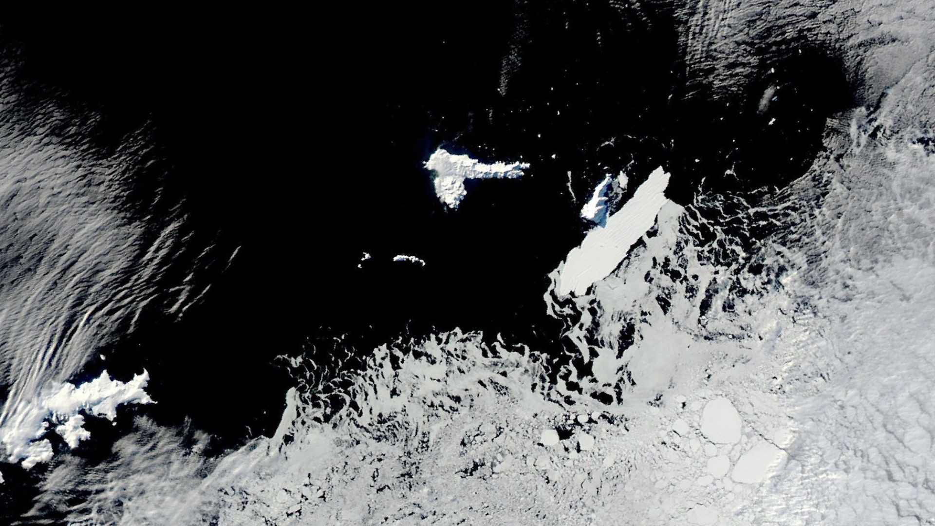 NASA: Split iceberg D-30A grazed Clarence Island in September