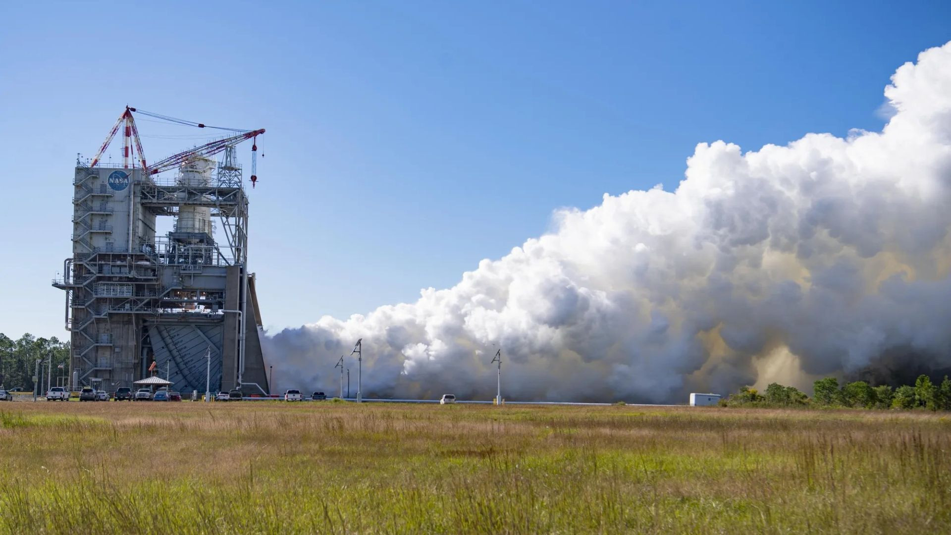 NASA fires up its new RS-25 engines for future lunar flights