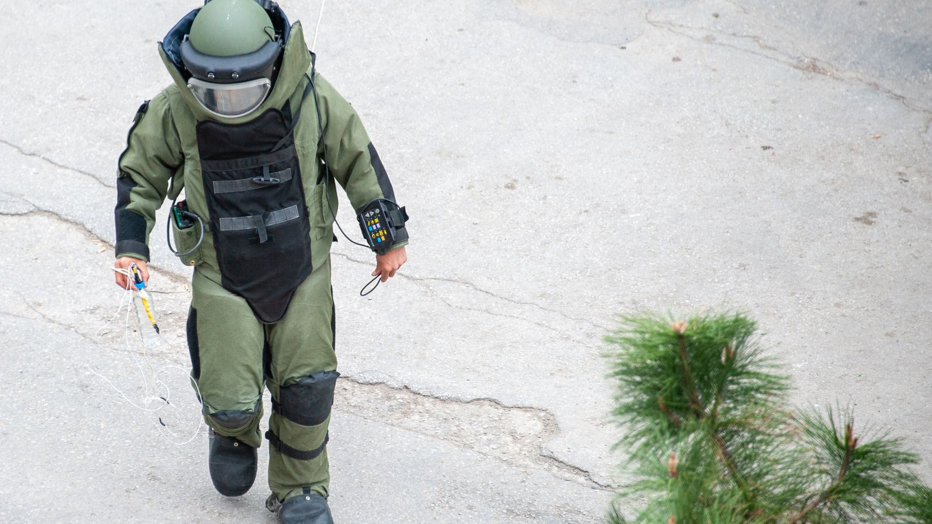 UK turns to AI, robotic dogs to reduce bomb-disposal risks