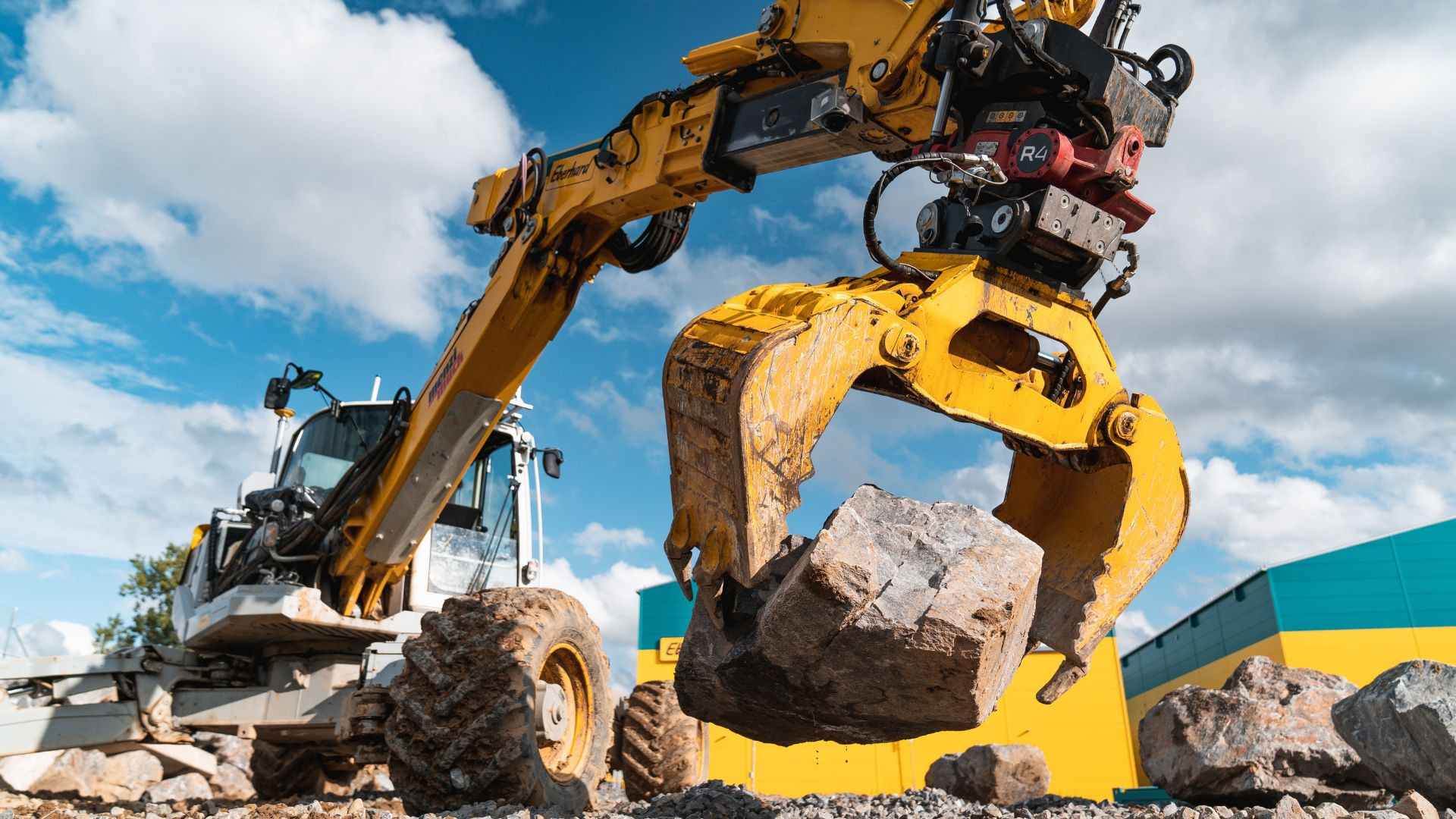 This eco-friendly monster robot can scan and build walls