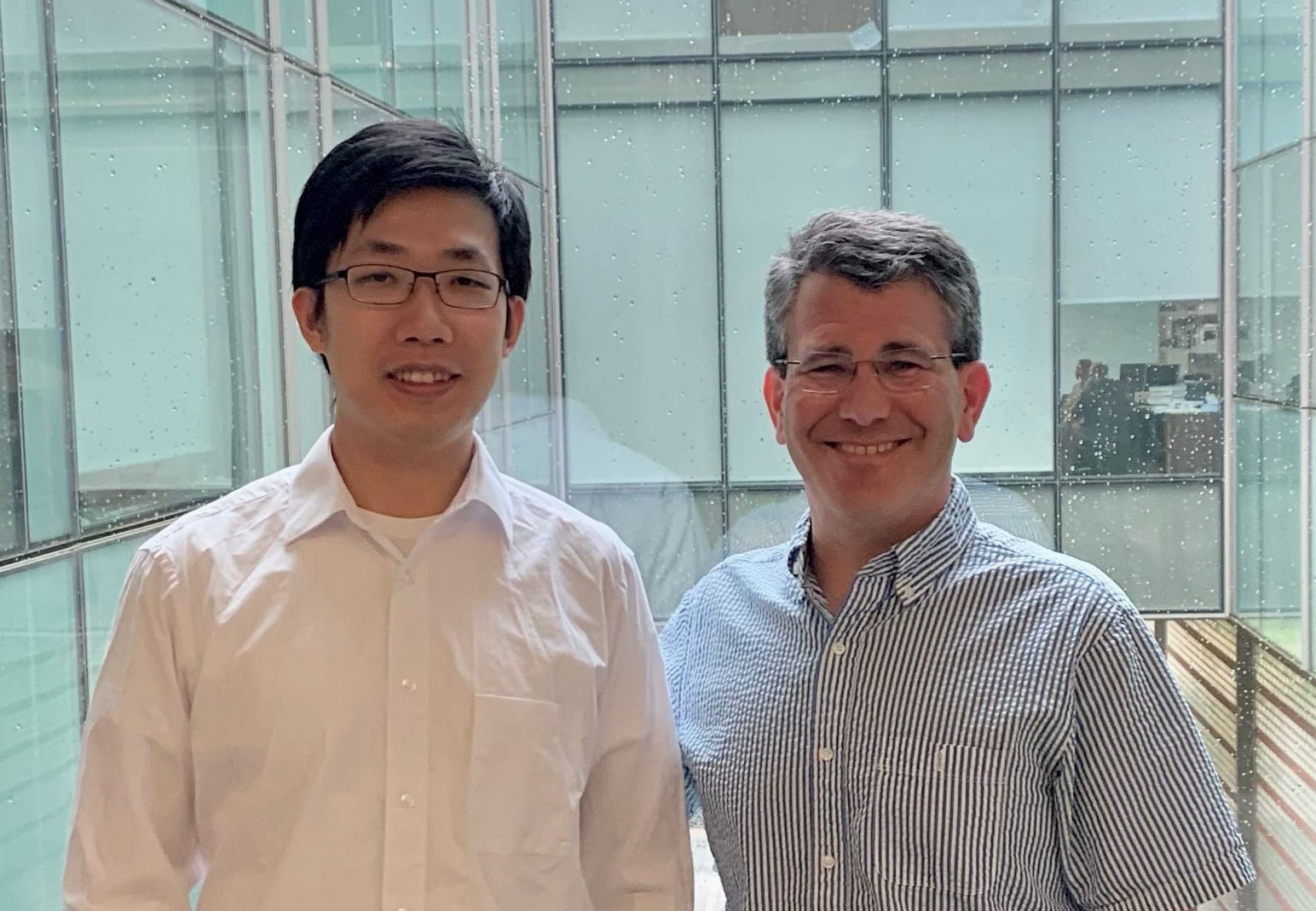 Study reveals how electricity moves through quantum material