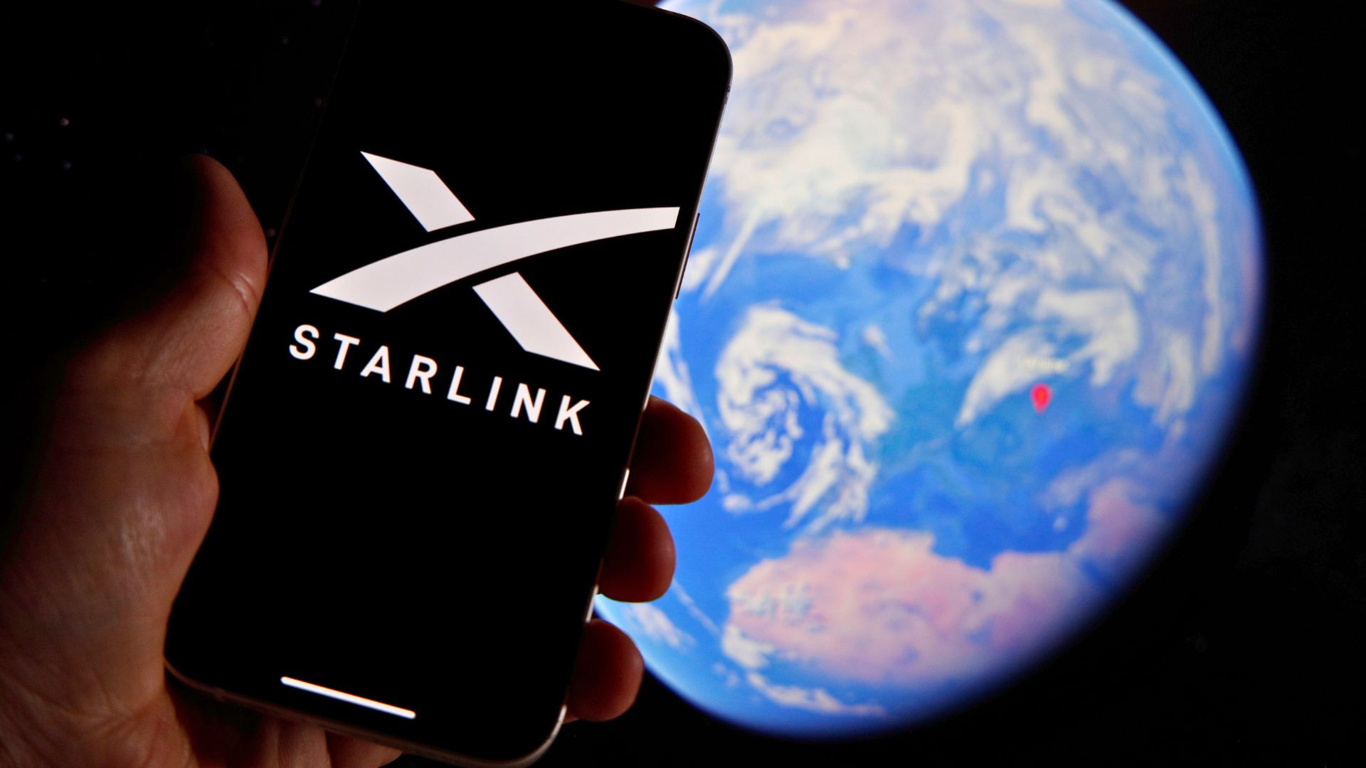 SpaceX plans to beam internet to phones via Starlink