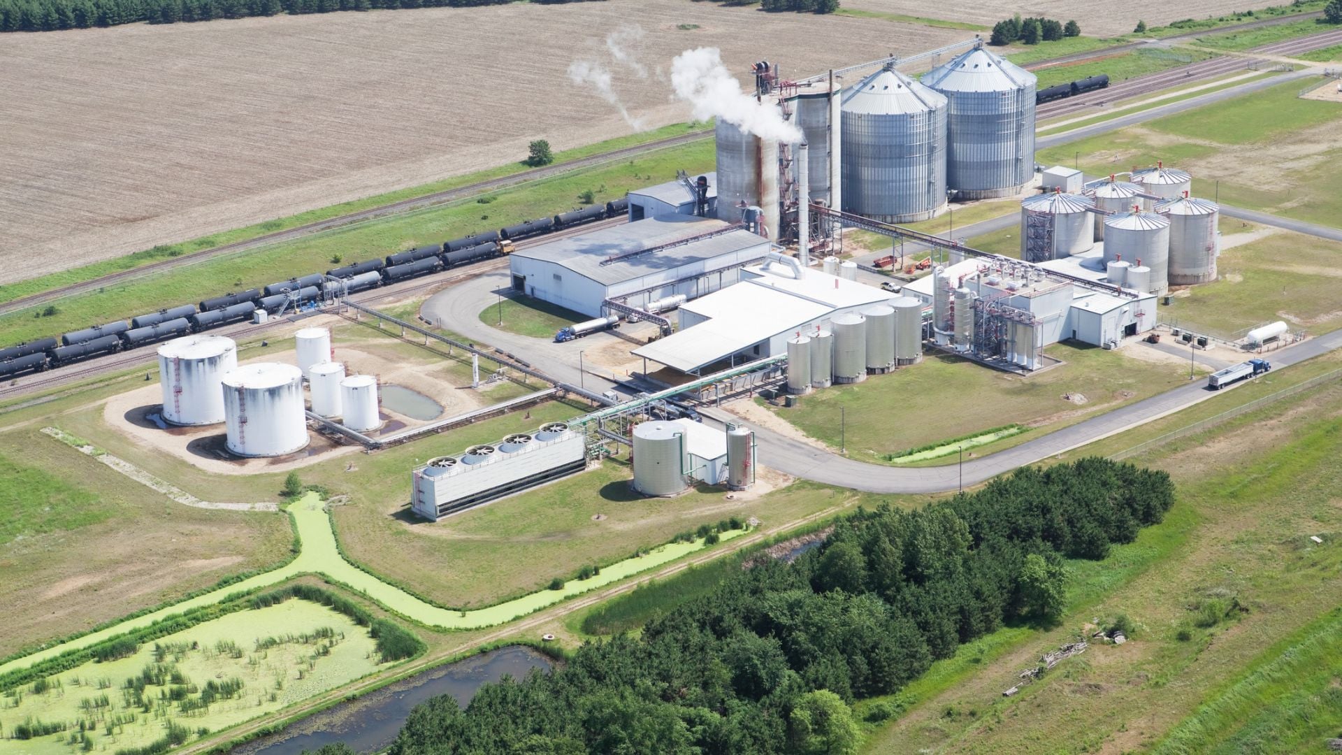 China tests world's largest, 600,000 ton, coal-to-ethanol production plant