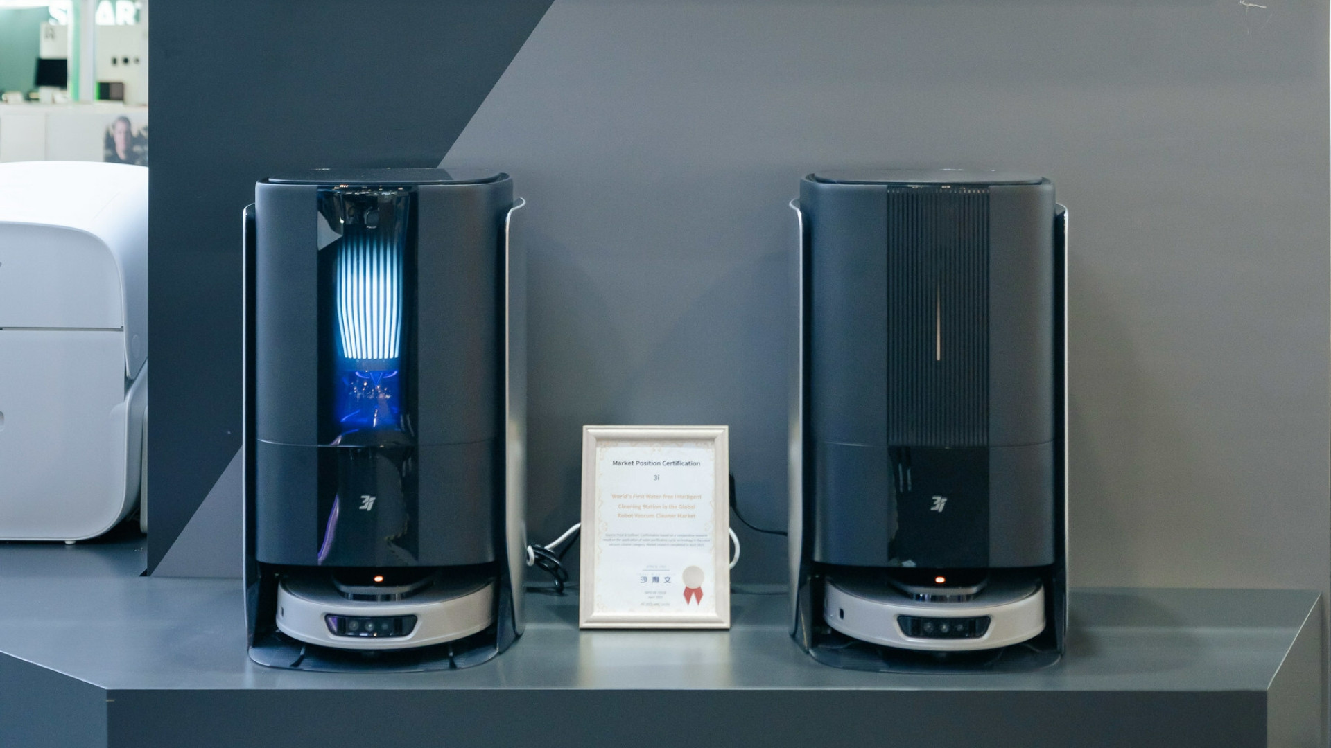 3i debuts its world's first water-free cleaning system