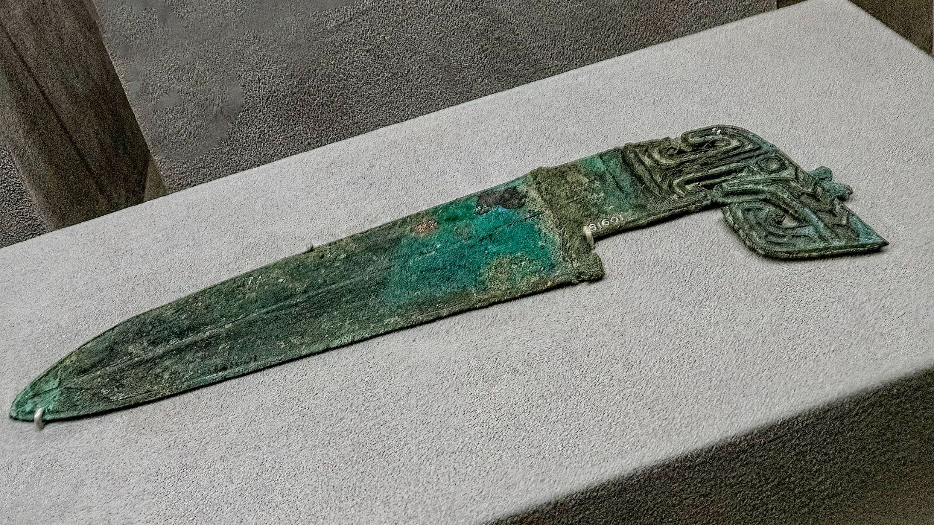 How neutron imaging is revolutionizing dinosaur and artifact research