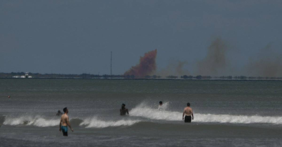 SpaceX Crew Dragon Capsule Suffers Malfunction, Smoke Seen for Miles