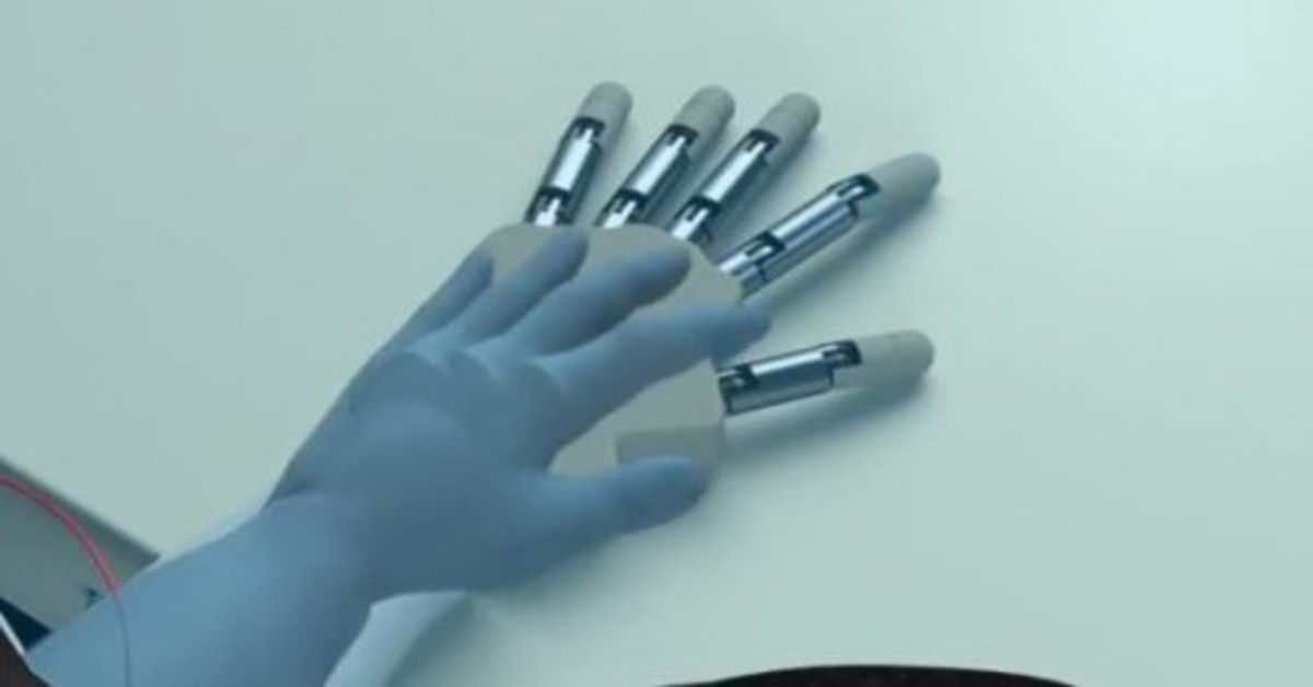 Virtual Reality Program Helps Prosthetic Limbs Feel Connected to ...