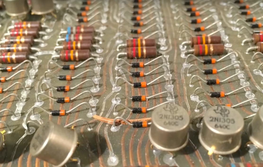 This Amazing Machine Is One of the Earliest All-Electronic Desktop ...