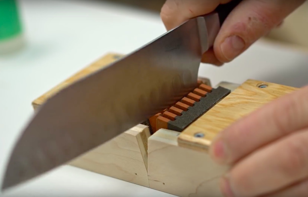 Say Goodbye to Blunt Knives with This Ingenious DIY Blade Sharpener