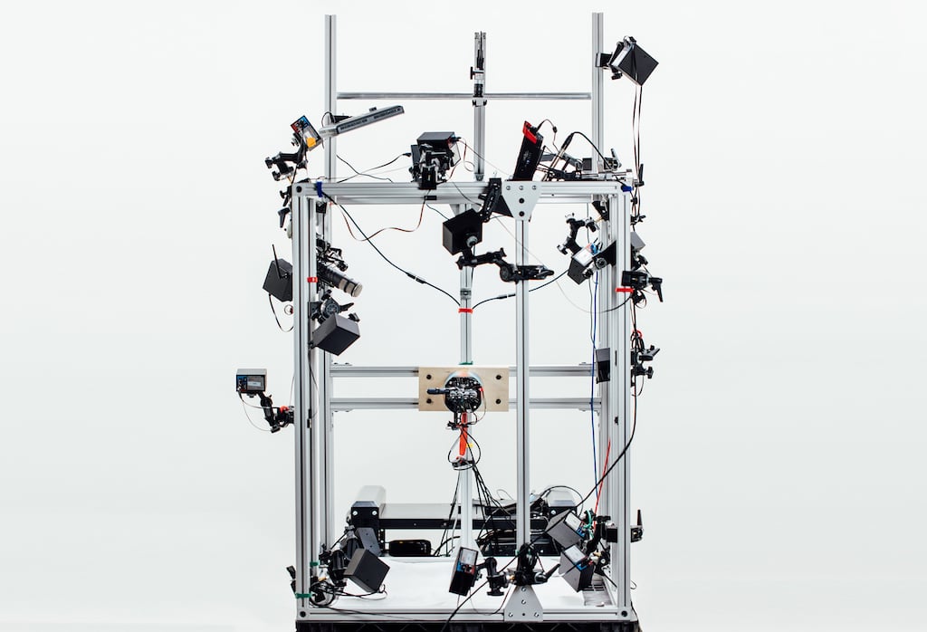 OpenAI's Robot Hand Learns to Handle Objects With Near Human-like Dexterity