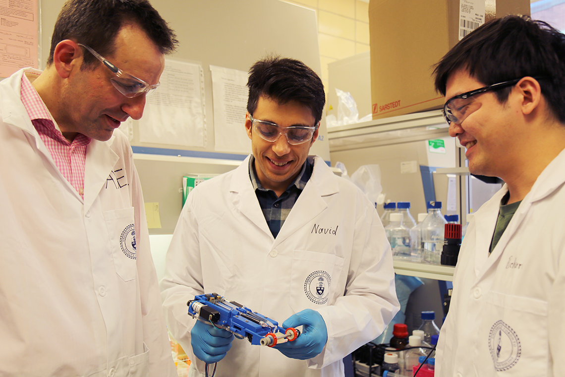 This Handheld 3D Printer Deposits Bio-Ink to Heal the Wounds