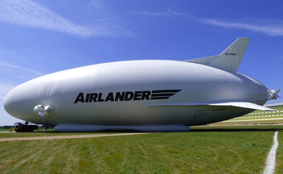 You Can Spend Your Holidays in the Clouds with This Airlander