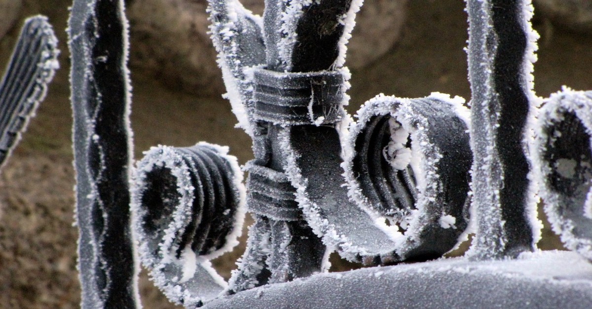 MIT Creates New Way to Remove Ice Buildup Without Chemicals