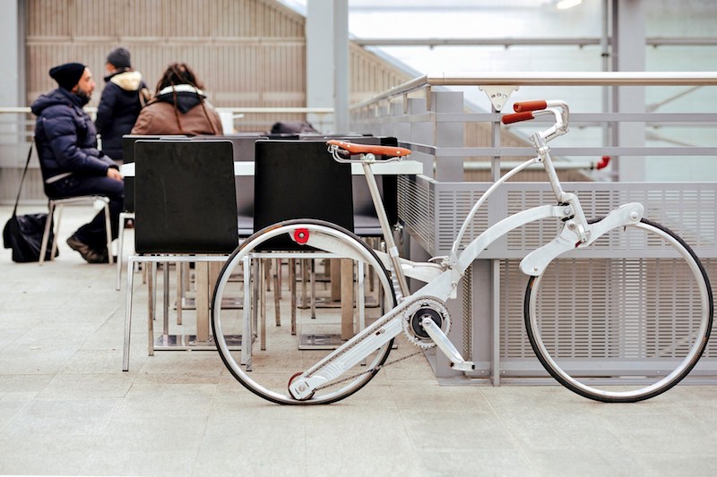 This Hubless Folding Bike Can Easily Fit In Your Backpack