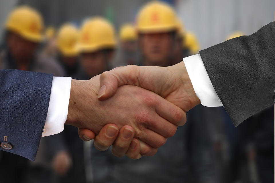 3 Ways Engineering Job Seekers Can Make Great First Impressions