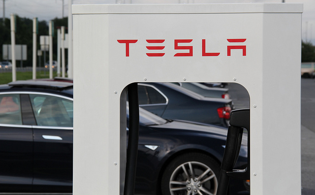 Tesla Drivers Collect Data to Show Battery Degradation at Less than 10% ...