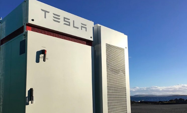 Tesla Meets with Greek Government to Discuss Island Energy Solutions
