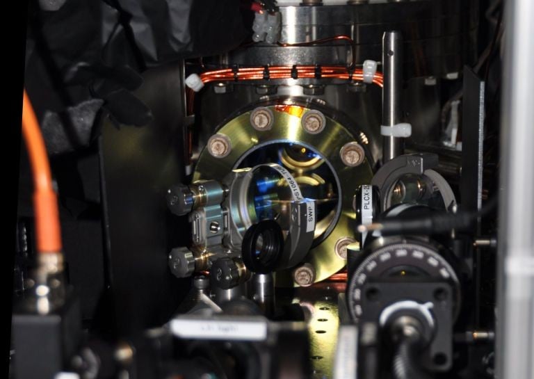 Newly Developed State of Matter Combines Superfluidity and Solidity