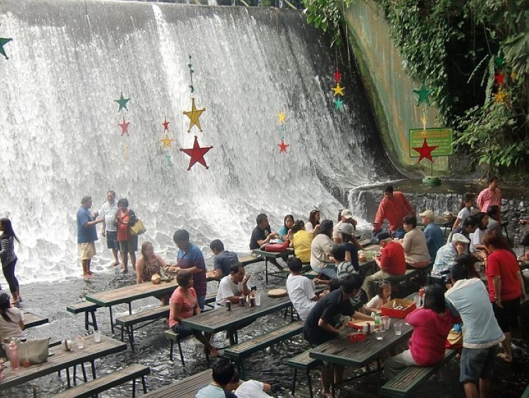 Philippines waterfall restaurant gives you a refreshing soak with dinner