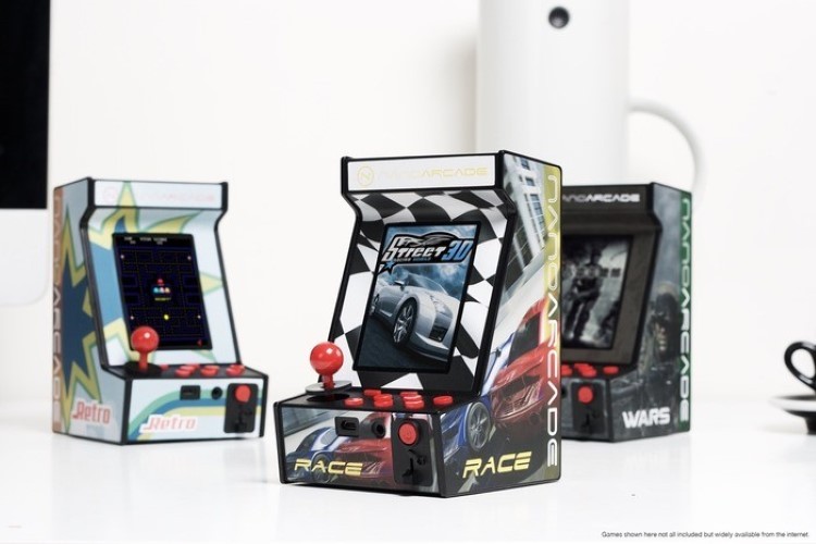 Nanoarcade puts retro arcade gaming in the palm of the hand
