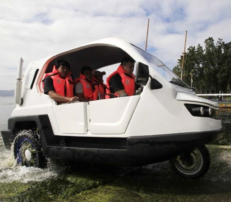 Salamander amphibious car could keep residents of Philippines mobile in ...
