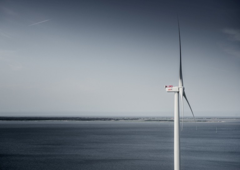 World's Most Powerful Wind Turbine Breaks 24 Hour Power Generation Record