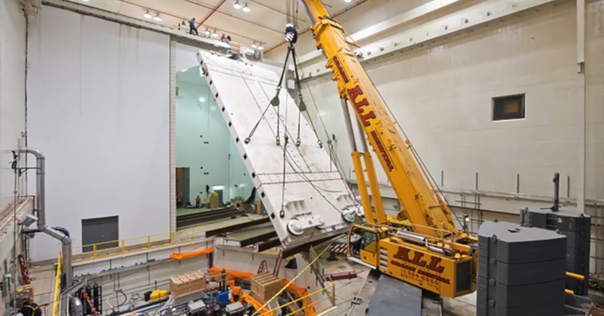 Take a Peek Inside the Space Power Facility: The World's Largest Vacuum ...