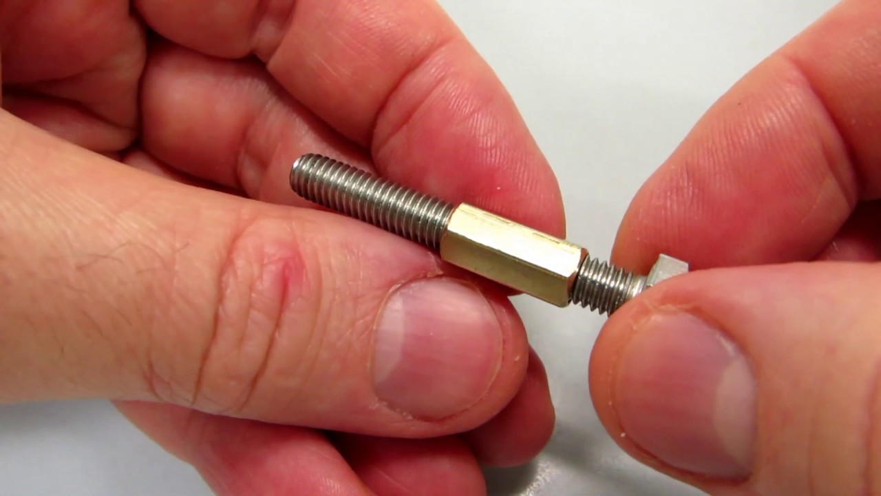 This ‘Impossible Screw’ Trick Will Have You Staring in Disbelief