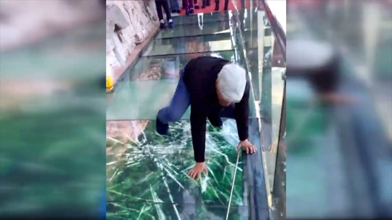 This Terrifying Glass Bridge Appears to Crack Under Your Feet