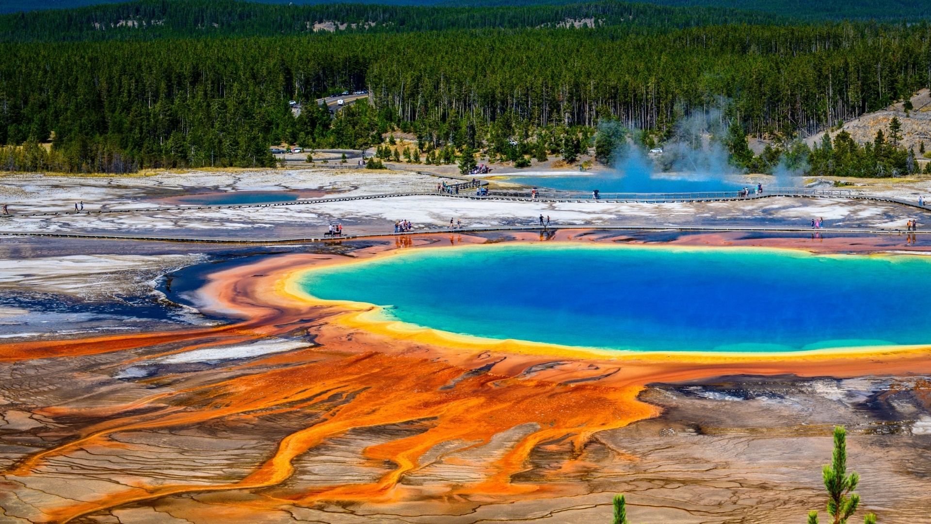 Scientists discover new details about Yellowstone with a giant flying ...